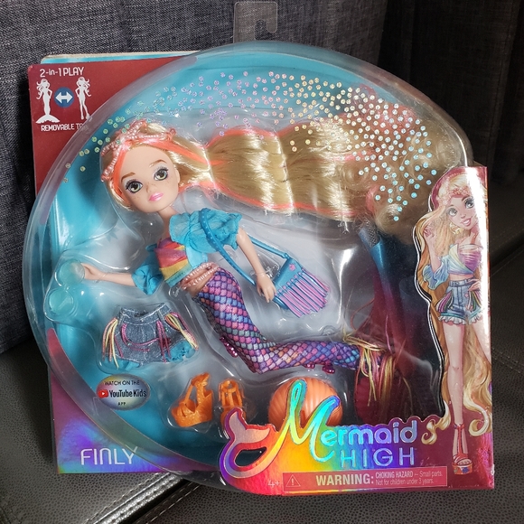 mermaid high | Toys | New 5 Mermaid High Finly Fashion Doll Water Pool ...
